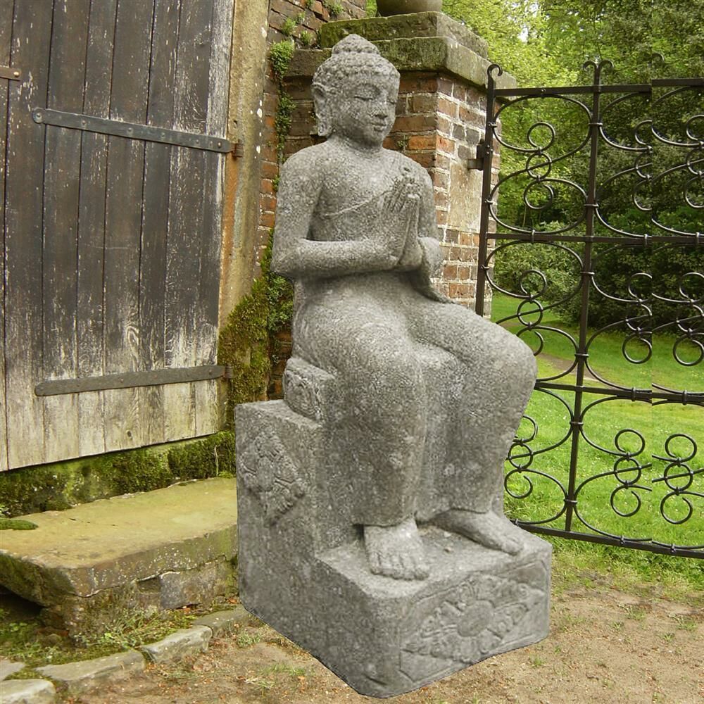 Buddha sitzend im Lotussitz - Naturstein / 75 cm